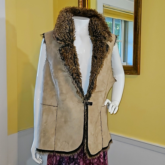 Fever | Jackets & Coats | Euc Faux Fur Suede Reversible Vest | Poshmark